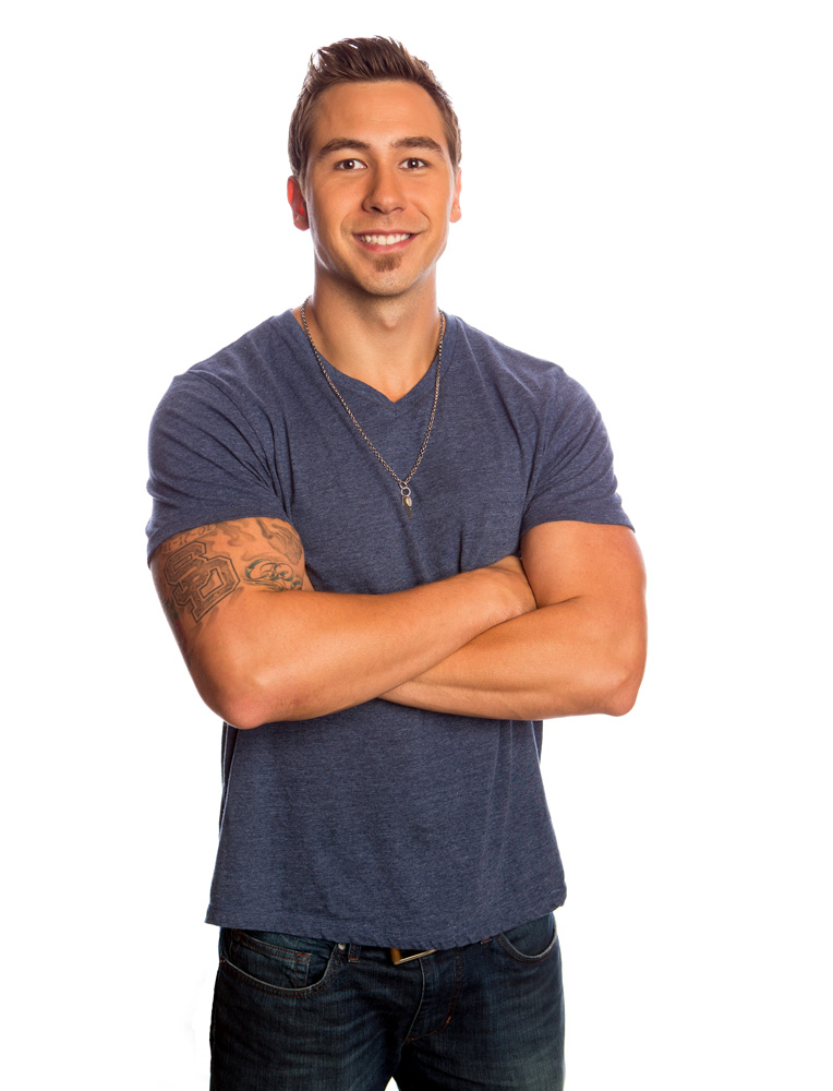 YEA Networks Names J-Si Chavez As Host of The Hollywood 5