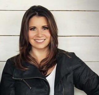 Cumulus Media Re-Signs WHTS/Grand Rapids Morning Radio Host Rachael Gray