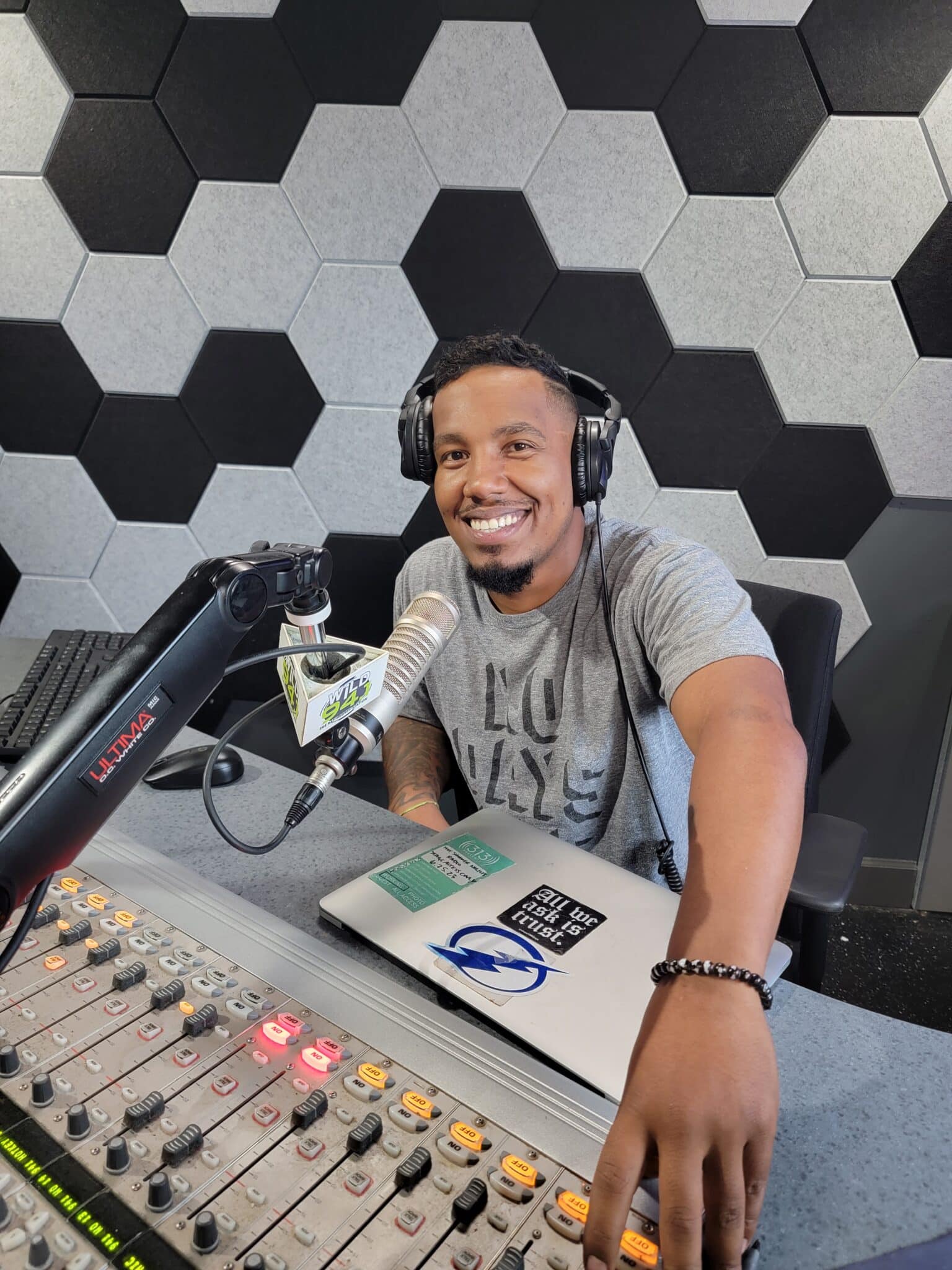 Rich Ortiz Joins the Orlando and The Freakshow Morning Show On WLLD ...